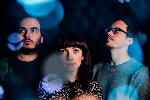Daughter lança "The End", faixa bônus da edição japonesa do álbum 'Not ...