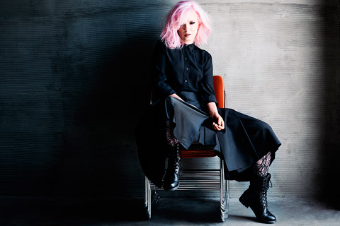 Garbage lança a balada romântica e sombria "Even Though Our Love Is ...