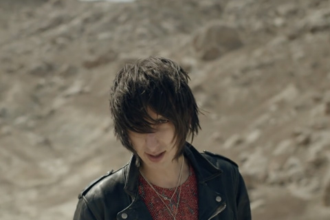 The Horrors vai ao subúrbio, no deserto da Califórnia, no clipe de "So ...